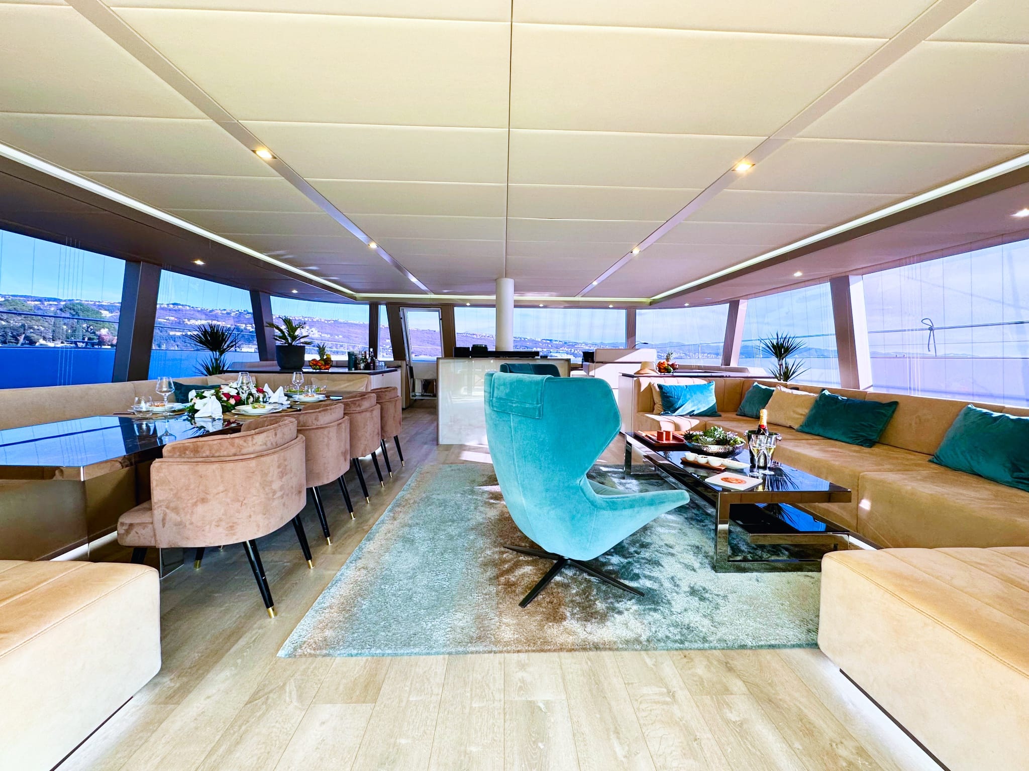 23.99 m Sunreef Yacht Charter | 6 Guests Yacht for Charter ...