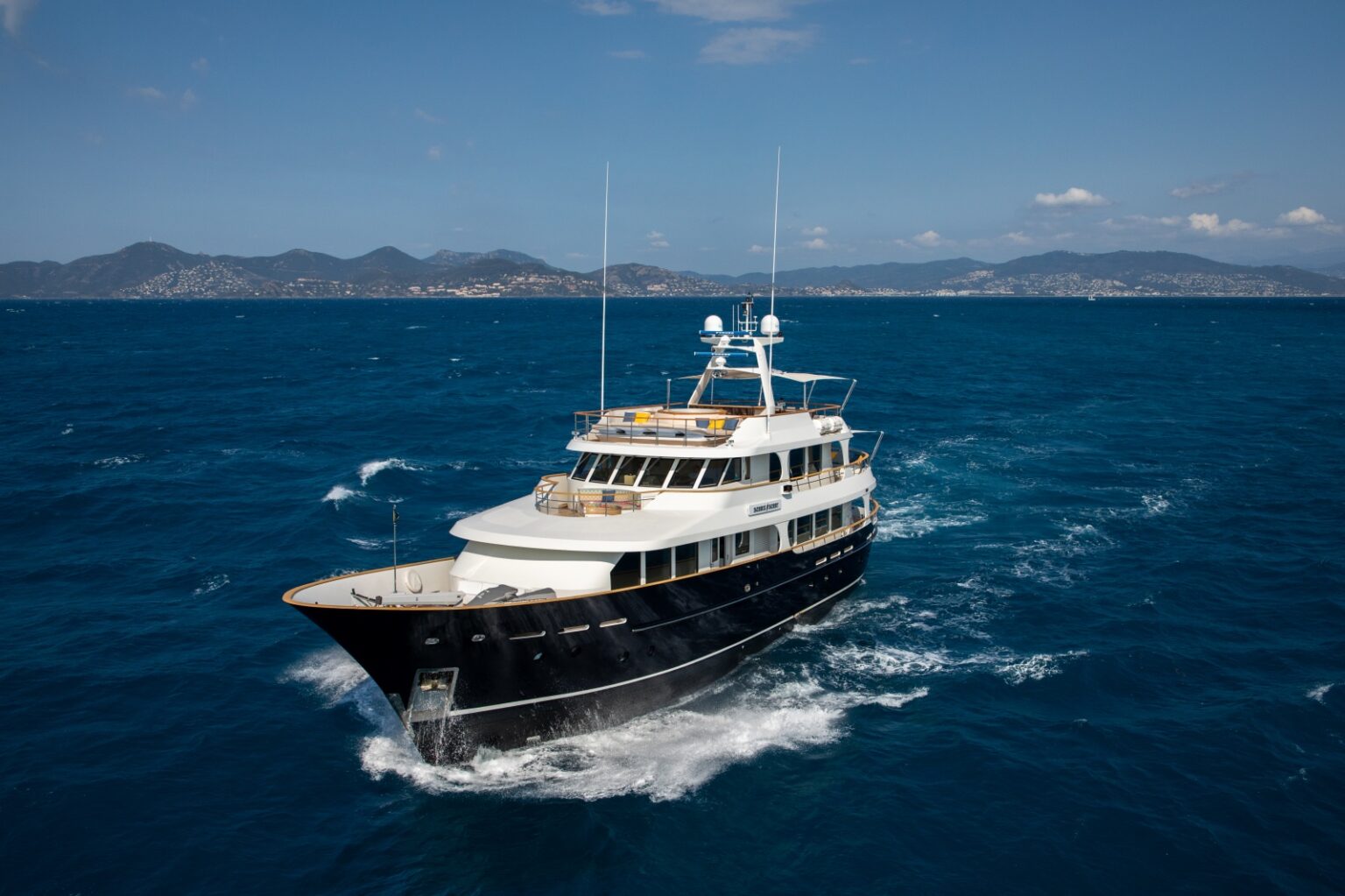 Classic Yachts for Sale | Sailing Yachts for Sale | breezeYachting.swiss