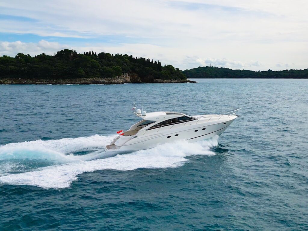2009 Princess v53 'Aenea' - Yacht for Sale | breezeYachting.swiss